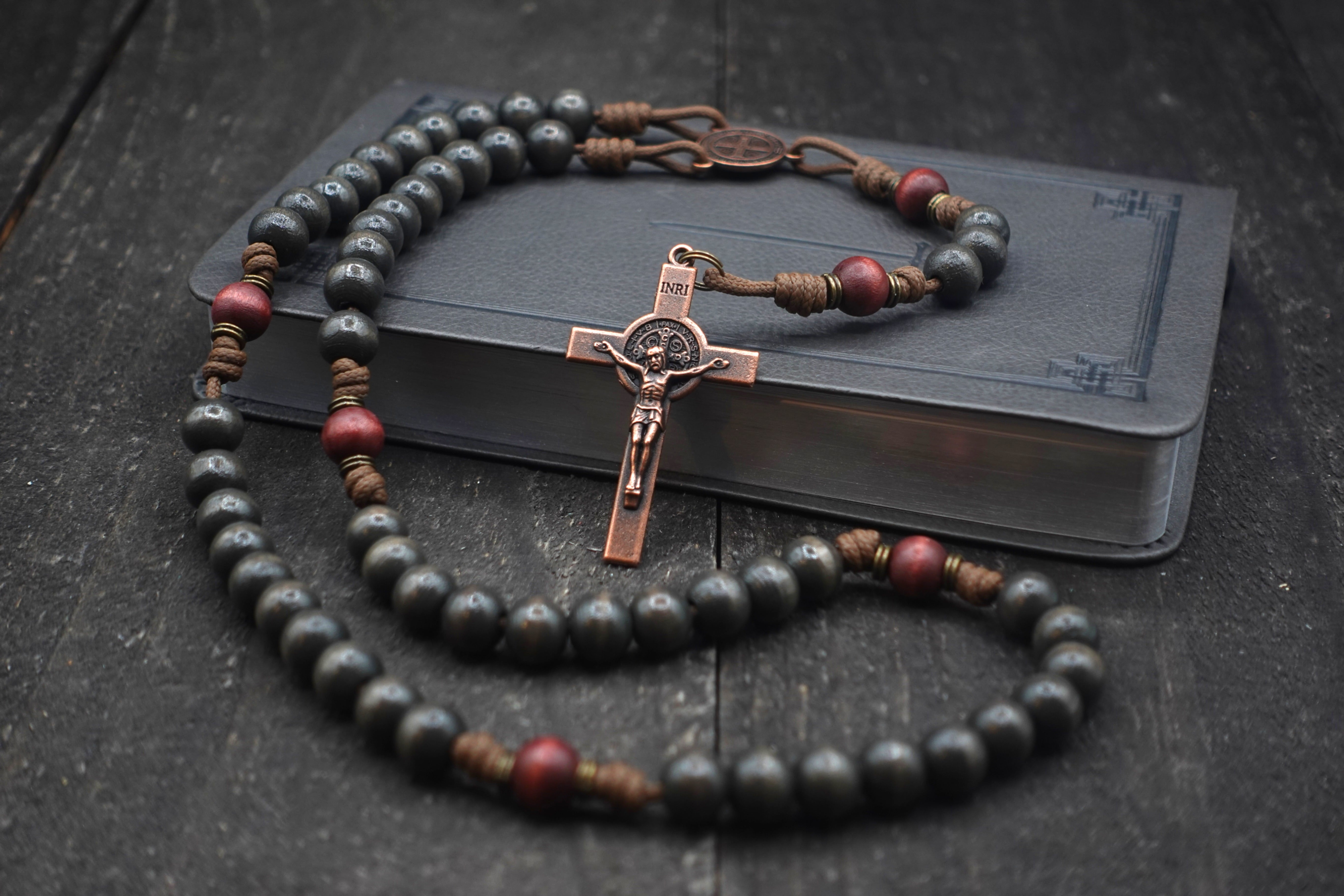 Paracord Rosaries for Sale – Runewood Rosary Co.